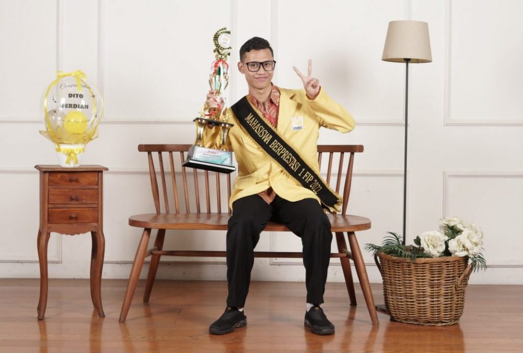 Dito Ferdiansyah: Berbagi dan Berkarya Sejak Usia Muda - NaikPangkat.com