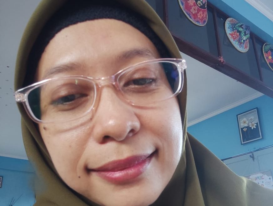 Lilik Permatasari: Memilih Jadi Guru setelah Bekerja sebagai Pegawai Bank - NaikPangkat.com