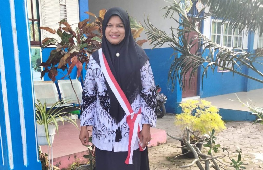 Erniati: Setelah Merawat Ibu, Diberi Keberuntungan Jadi Guru PNS - NaikPangkat.com